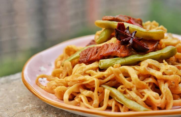 The Method of Shanxi Noodles Braised with Beans - Chinese recipe