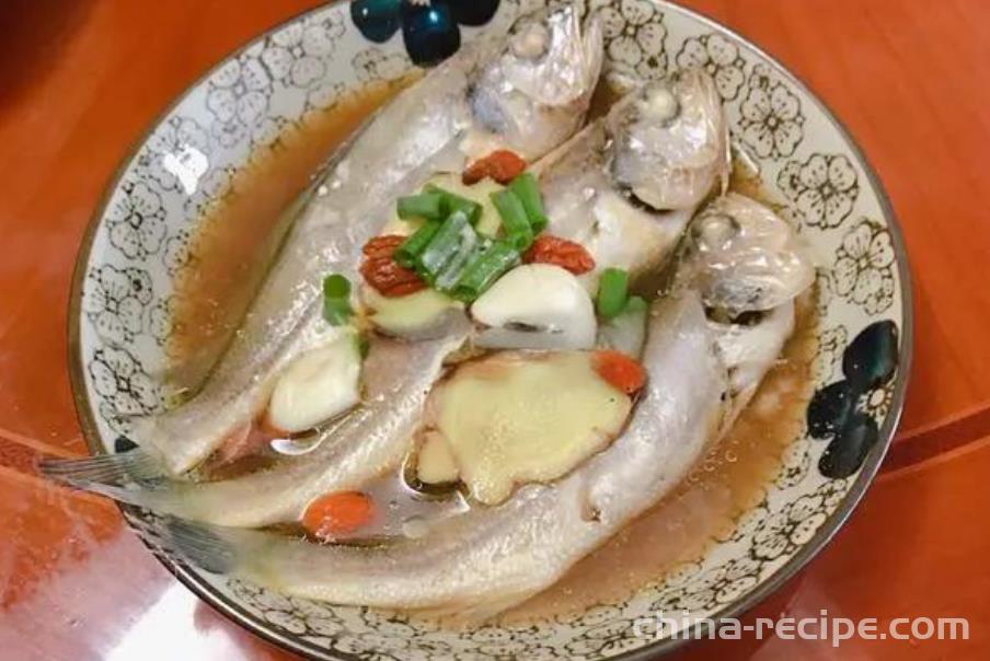 The method of steaming small yellow croaker - Chinese recipe