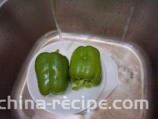 The recipe for stir frying pork belly with green peppers - Chinese recipe